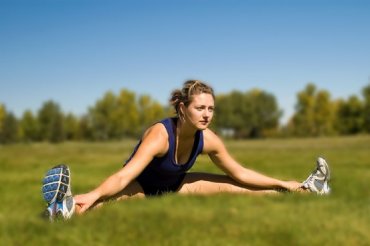 6 Stretching Exercises for Soccer Players - Fit People